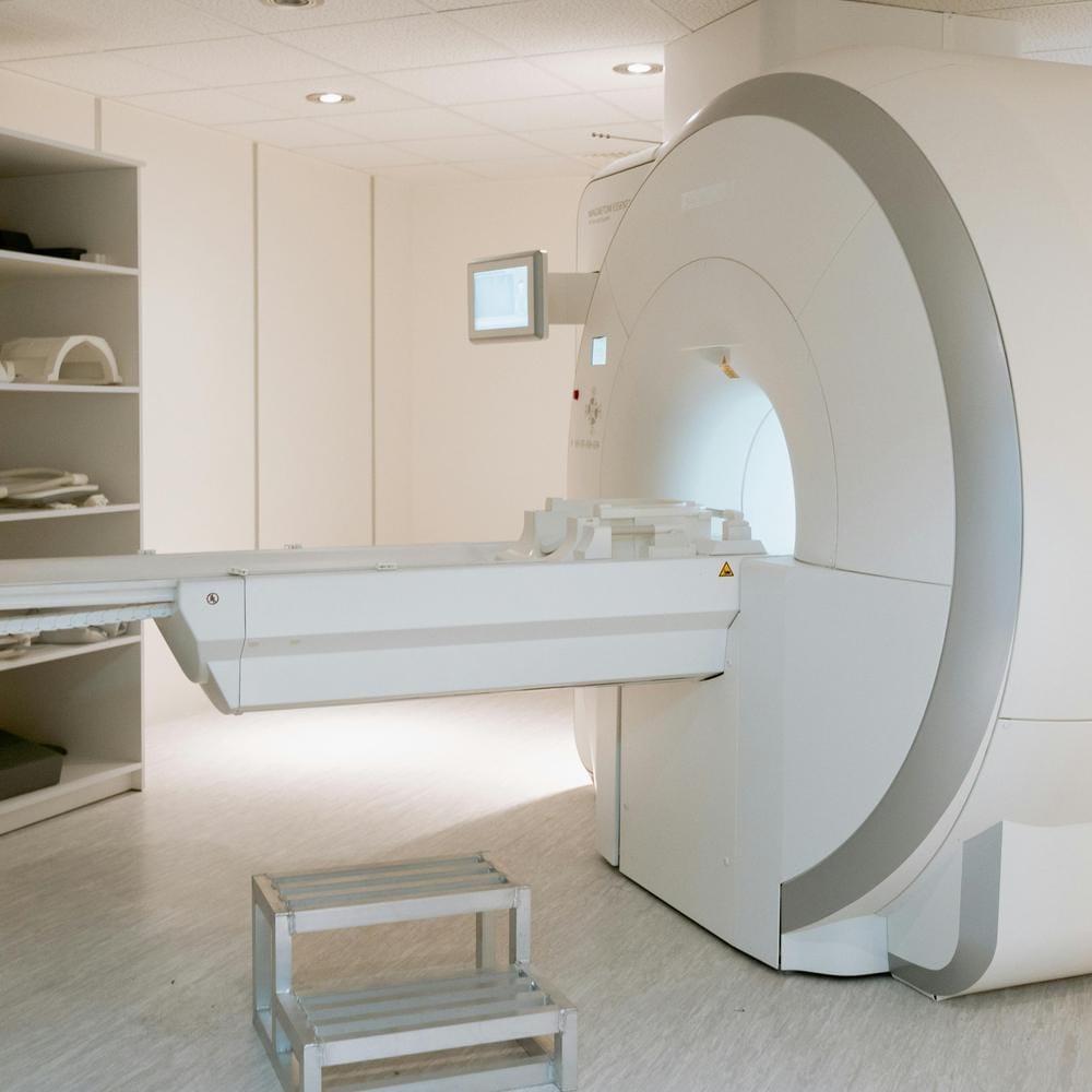 Can You Get an MRI With Dental Implants? [Teeth Implant] | Yorkshire ...